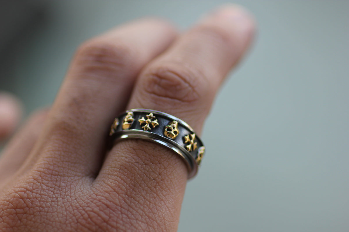 Rotary Skull Ring – Feltro