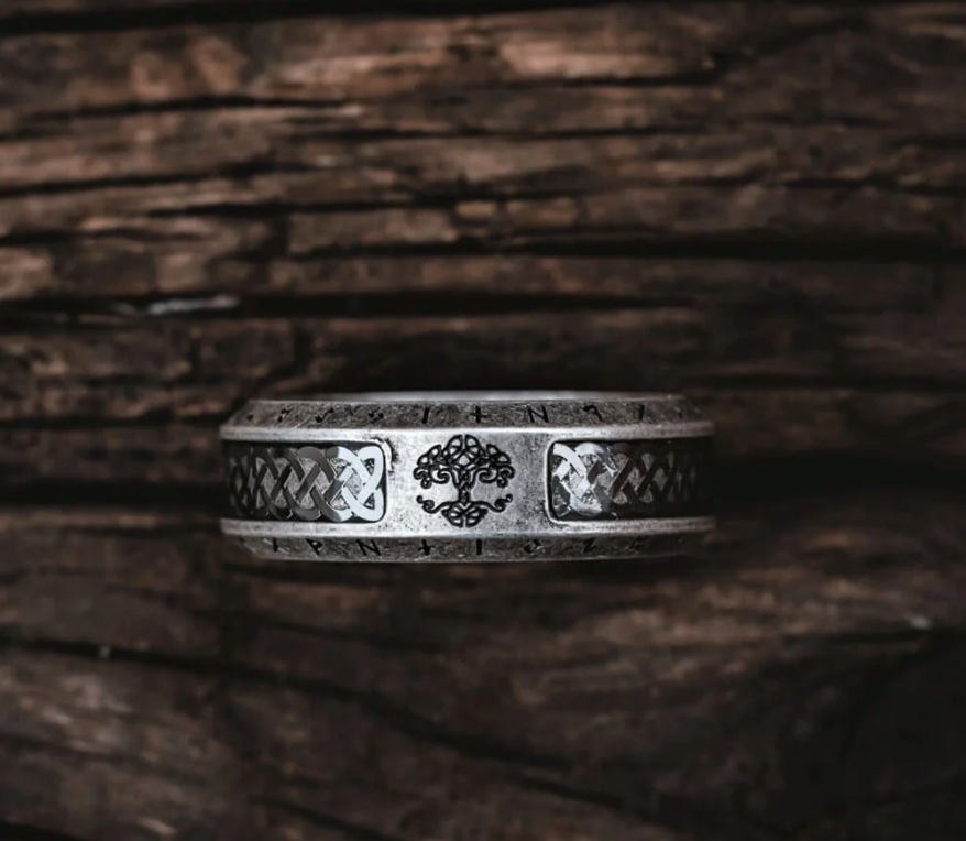 Twist Tree Ring – Feltro