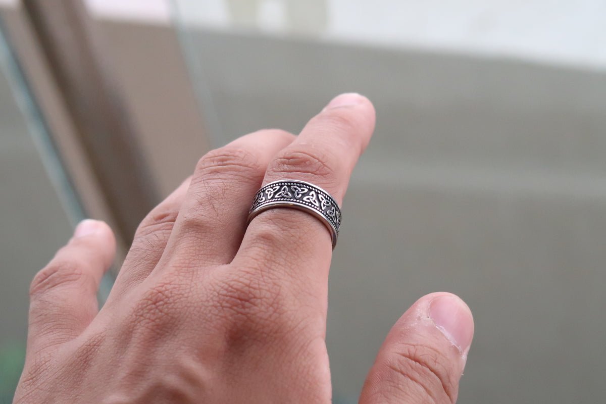 Knot Ring – Feltro